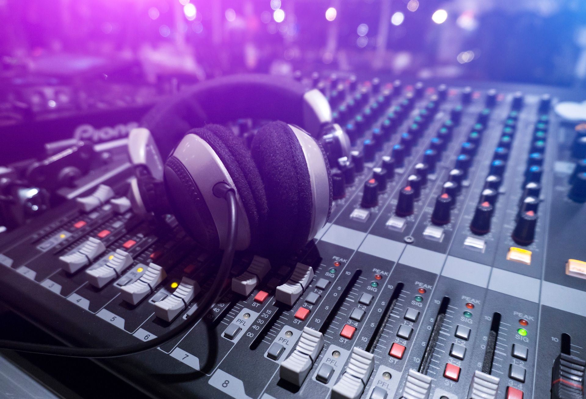 Best Tulsa DJs | music to sing along with